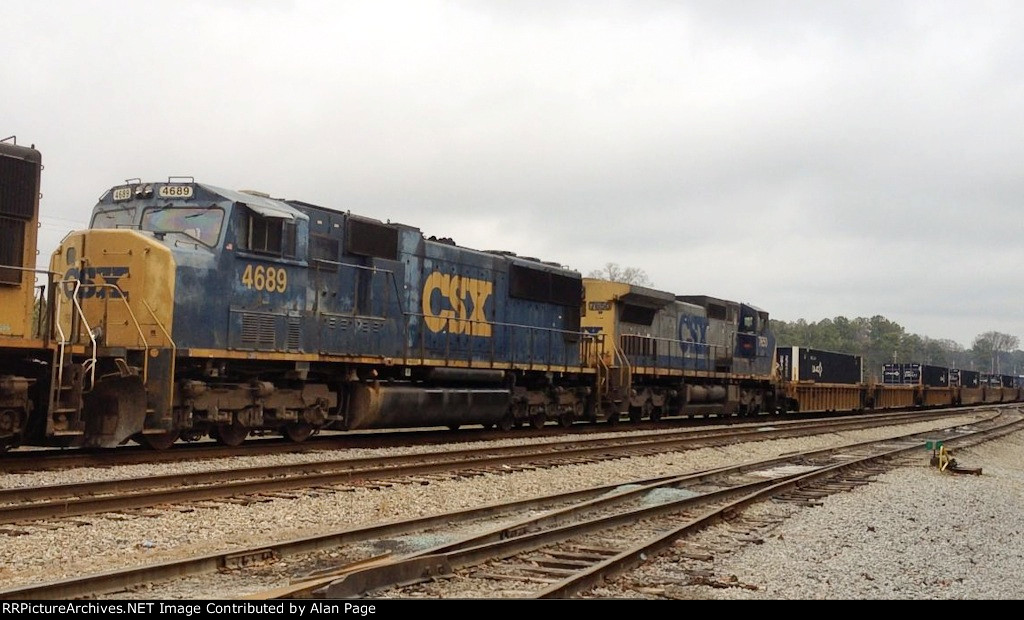 CSX 4689 and 7650 run fourth and fifth